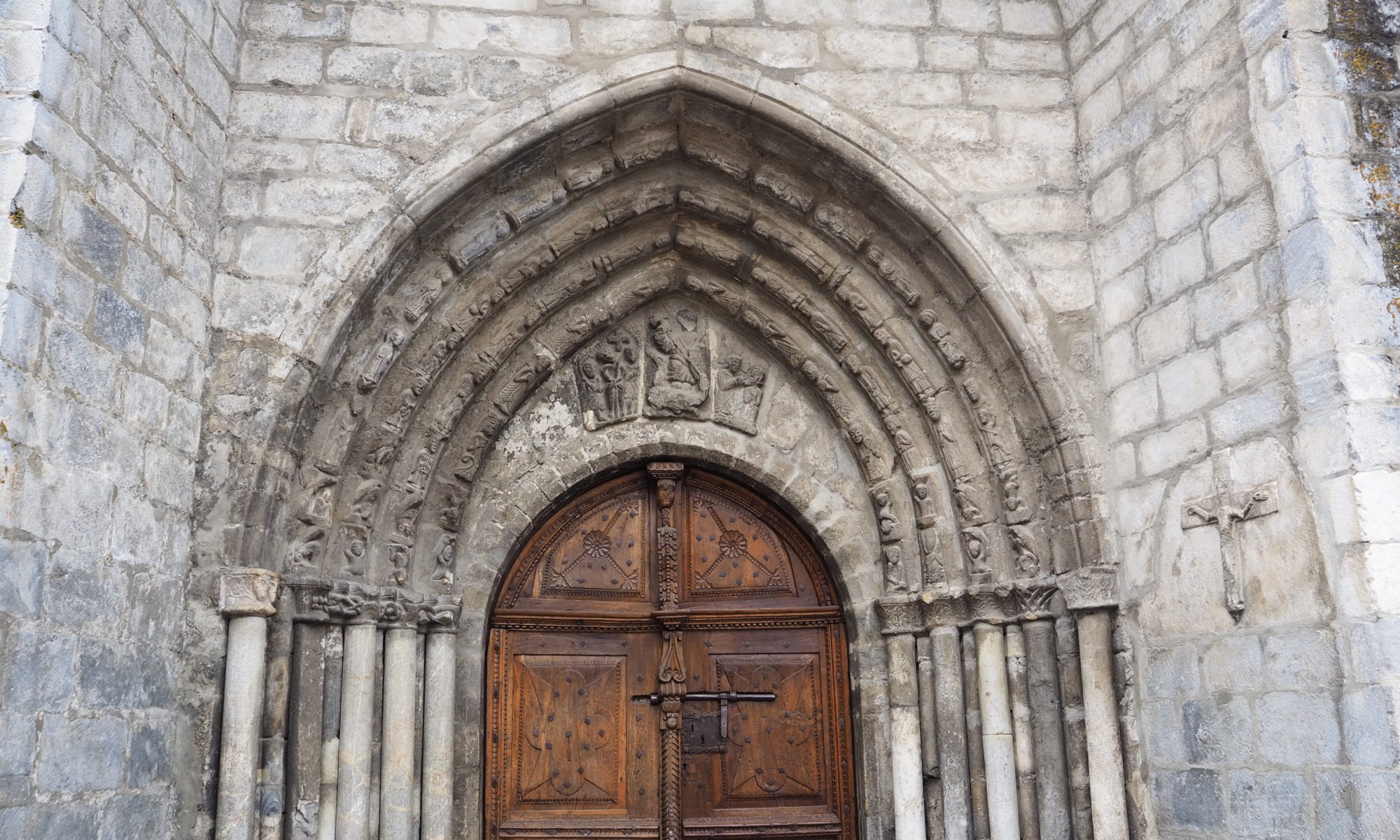 Collapse fragility analysis of historical masonry buildings considering ...